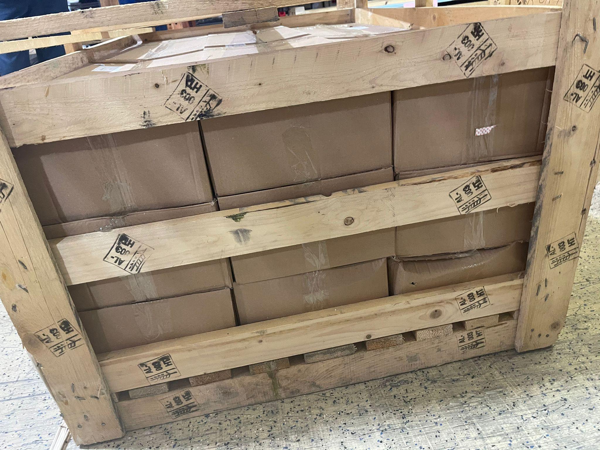 Is there a 3D model for wooden pallet I can download and re-size as I ...
