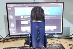 FINALLY, We Get Our New Blue Yeti Microphone! | GrabCAD Tutorials