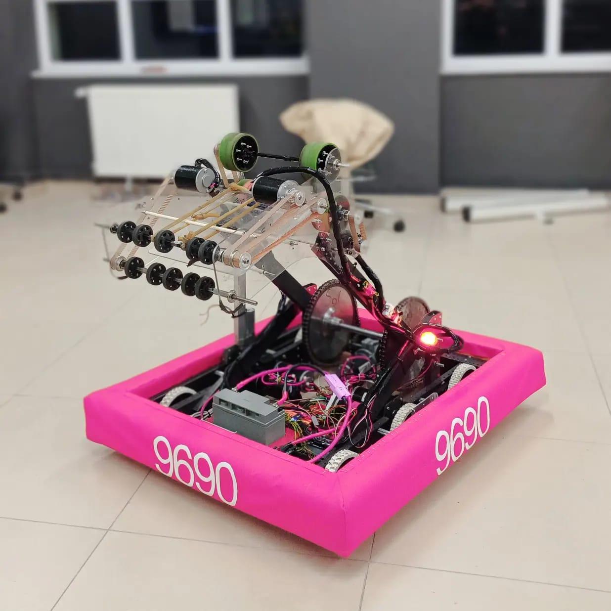 First Robotic Competition #9690 Defuse Robotıcs | GrabCAD Tutorials